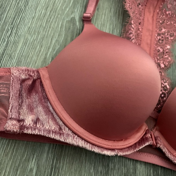 Victoria's Secret | Intimates & Sleepwear | Victorias Secret Bombshell ...